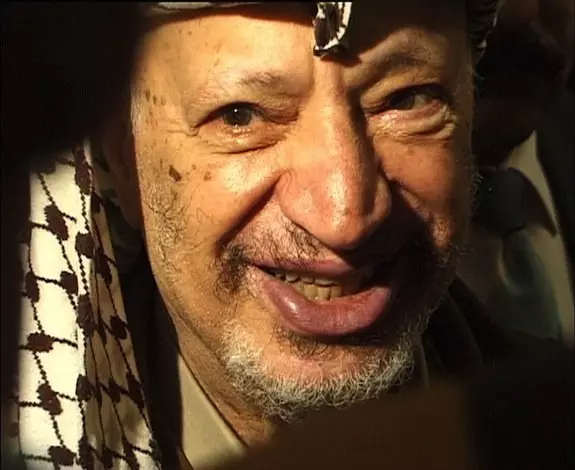 Yasser Arafat polonioak pozoitu zuen?