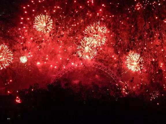 Londen se Oujaarsaand sal eetbare konfetti en geurige vuurwerke bevat