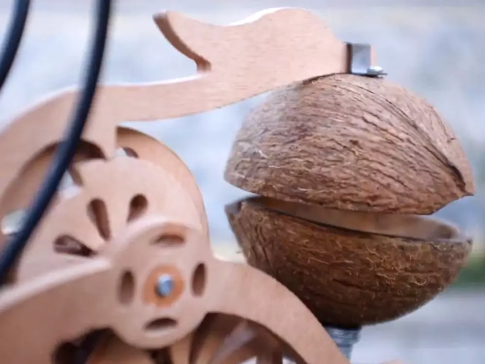 椰子殼裝置將您的自行車變成巨蟒短劇