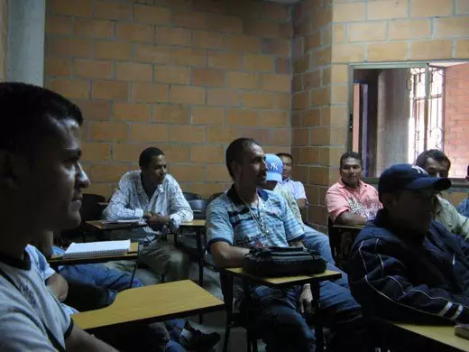 Colombia udsendelse 10: Uddannelse for demobiliserede styrker 6039_5