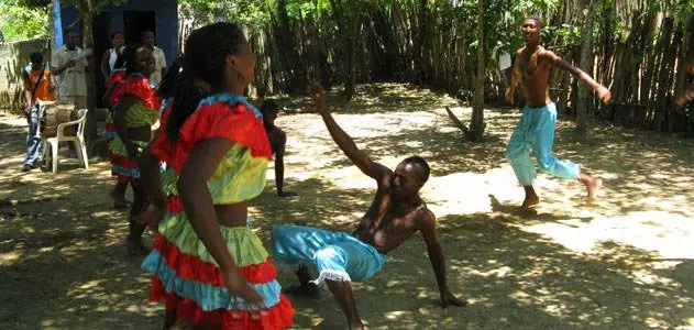 Mga estudyante sa Palenque Batata Dance and Music School
