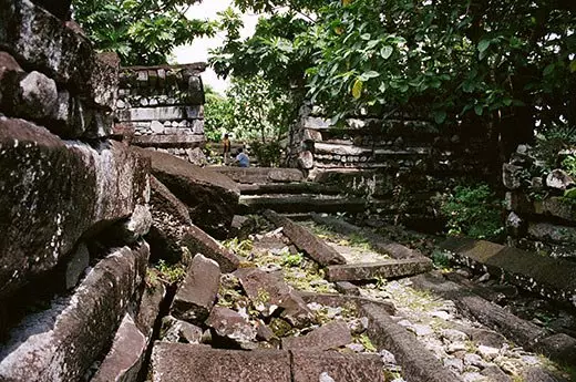Nan Madol: ເມືອງທີ່ສ້າງຂຶ້ນໃນແນວປະກາລັງ 6402_6