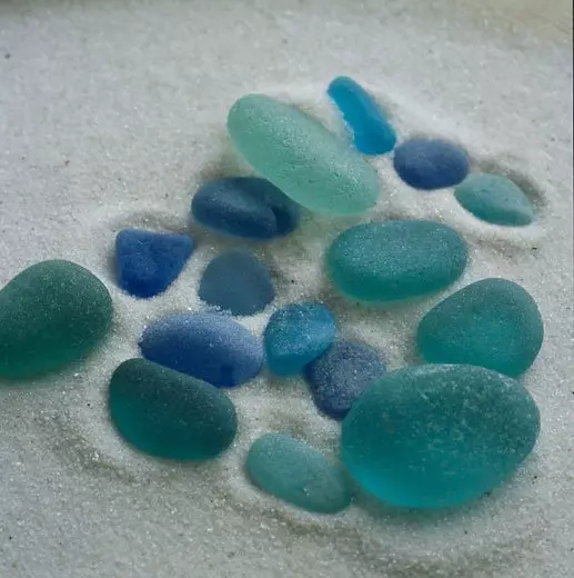 Sea Glass: The Search on the Shore 6441_3