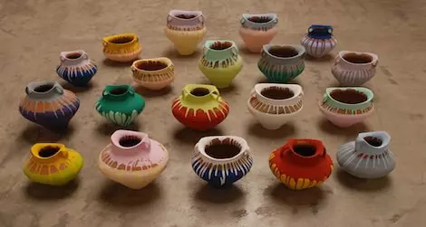 Mga Hitabo sa Disyembre 14-16: Ai Weiwei's Ceramics, Mayan Calendar ug Stradivari's Instruments