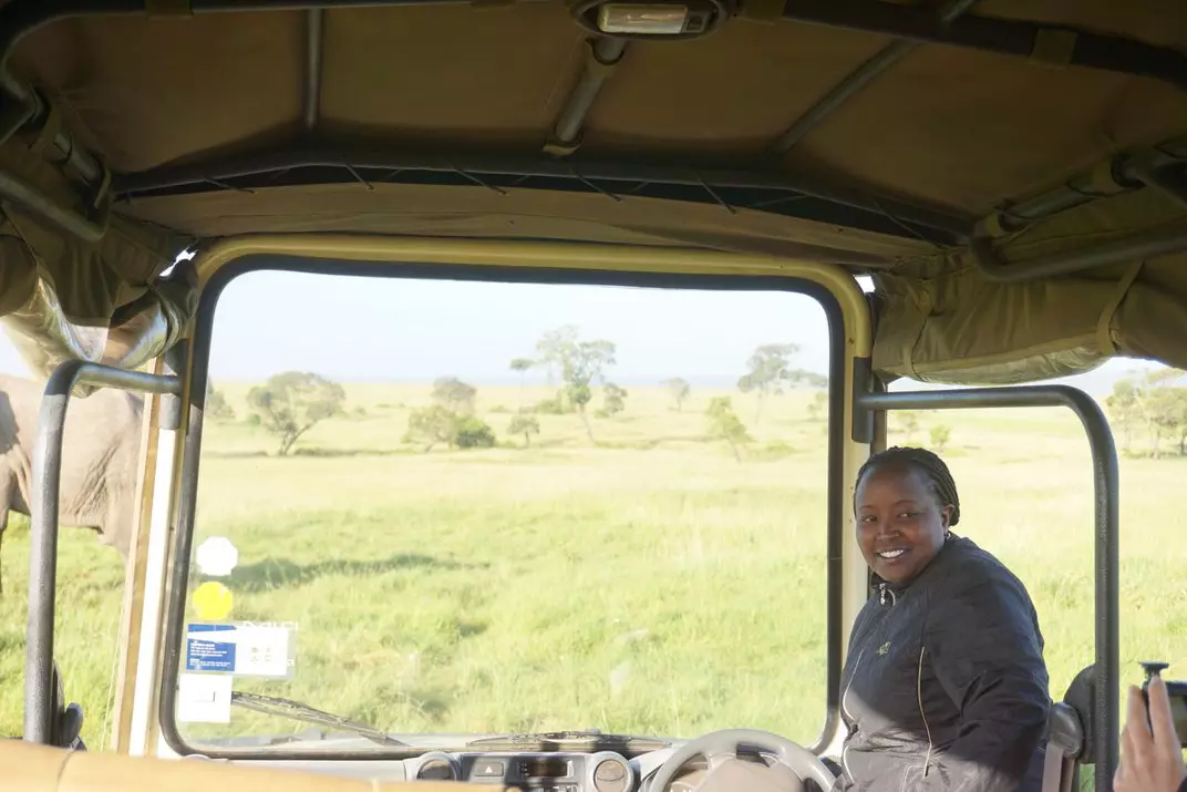 Upoznajte jednu od nekoliko ženskih safari vodiča u Keniji 6982_11