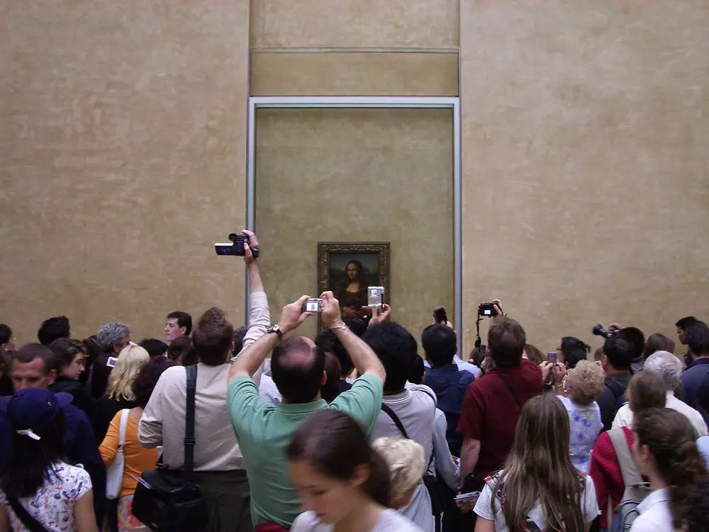 Brezskrbno fotografiranje v muzejih ljudem prepreči, da bi si zapomnili dejanski obisk