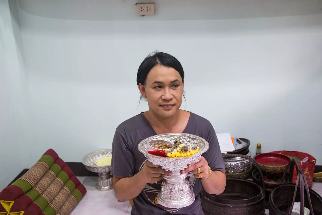 Фотографии ги слават животите на родовите неусогласени духовни медиуми во Југоисточна Азија 7085_3