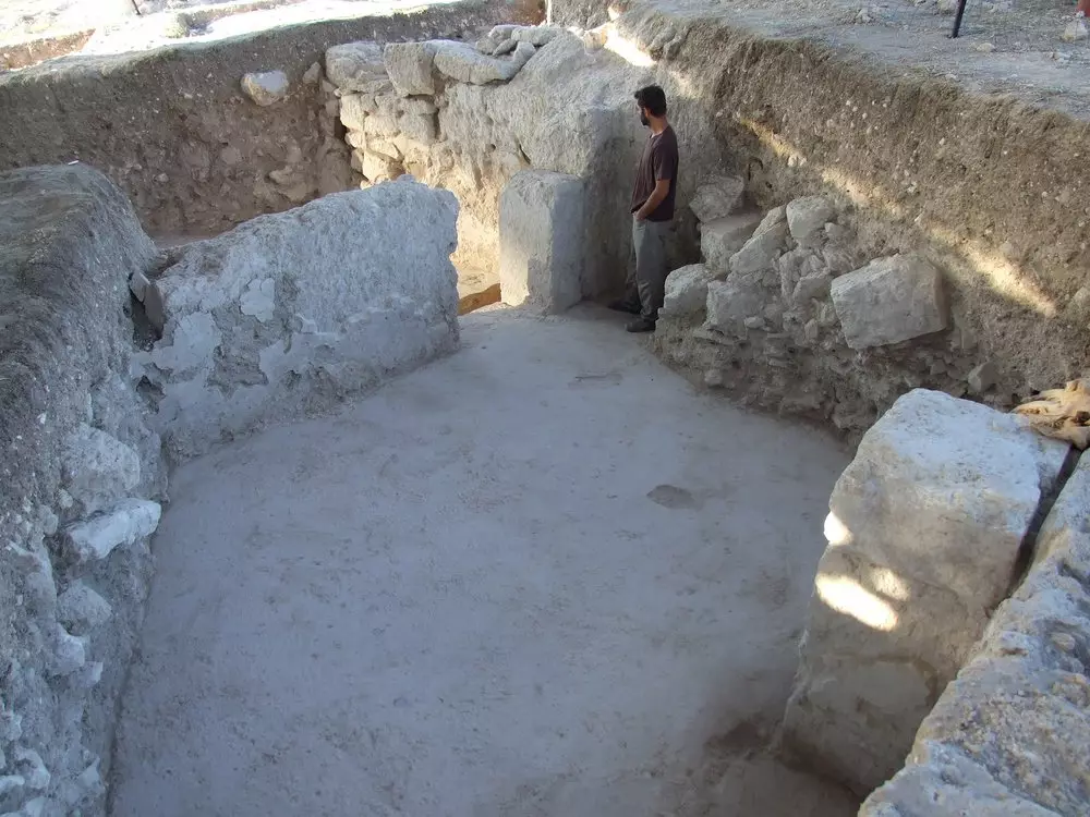 Археологлар Төньяк Израильдә танылган "Ironclad" алтынчы легионының штабына капка таба