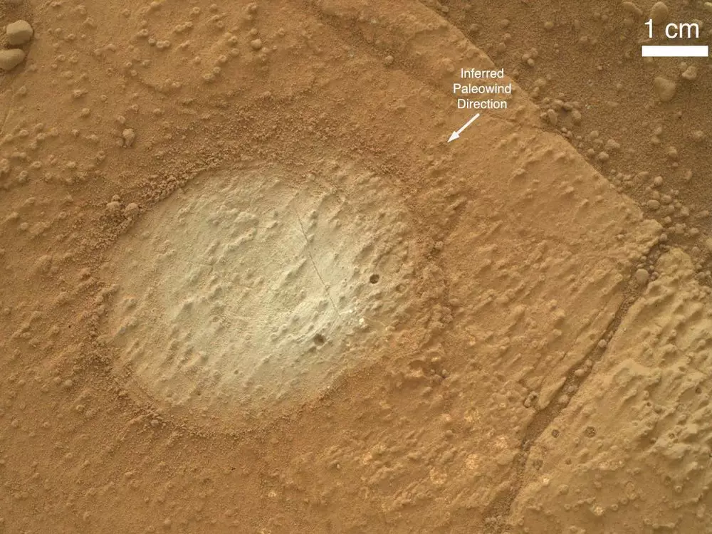 Curiosity našel důkaz starověkého sladkovodního jezera na Marsu