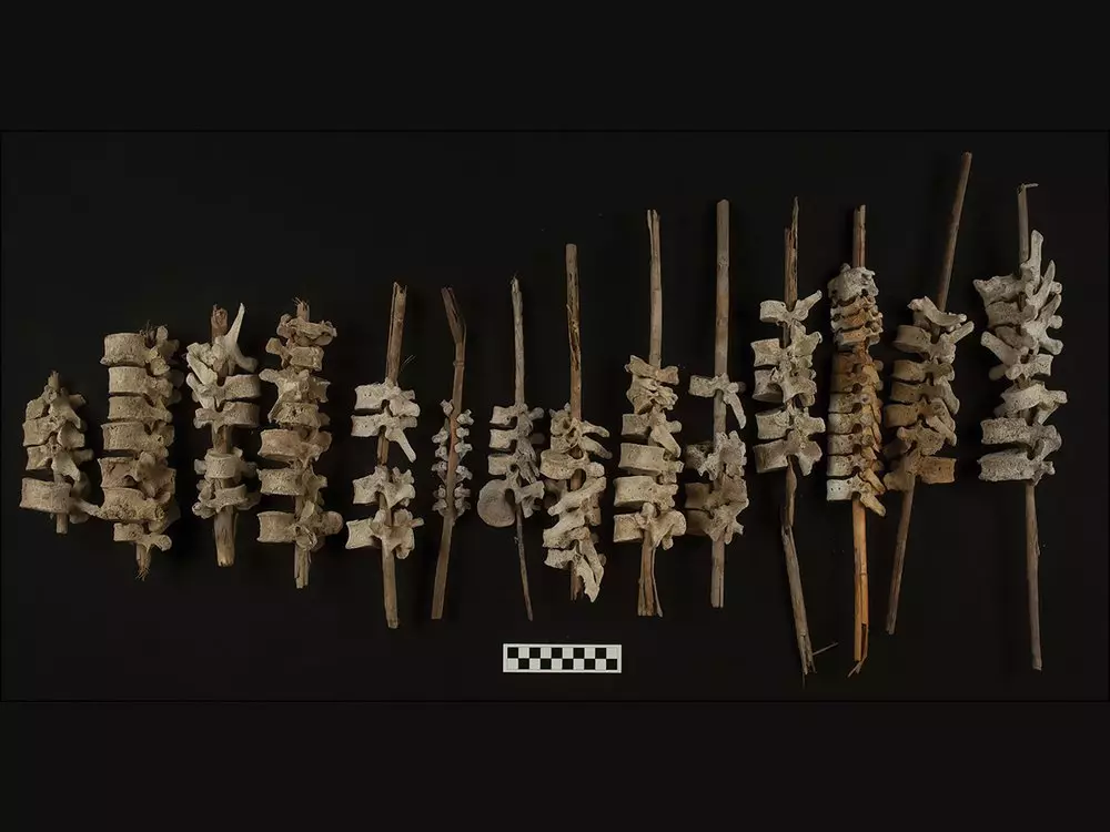 Kāpēc 16. gadsimta Andu ciema iedzīvotāji savienoja kopā savu senču kaulus?