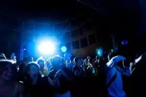 Space Out en la fiesta "After Hours" del viernes por la noche de Hirshhorn con Semiconductor