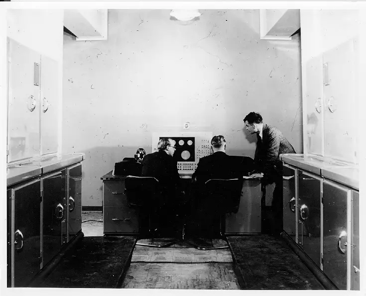 Alan Turingning kompyuterda yaratilgan birinchi Rojdestvo karollarini tinglang
