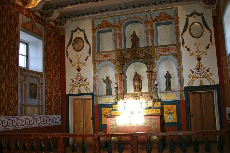 Illuminazzjoni tas-solstizju tax-xitwa tat-tabernaklu tal-artal maġġur