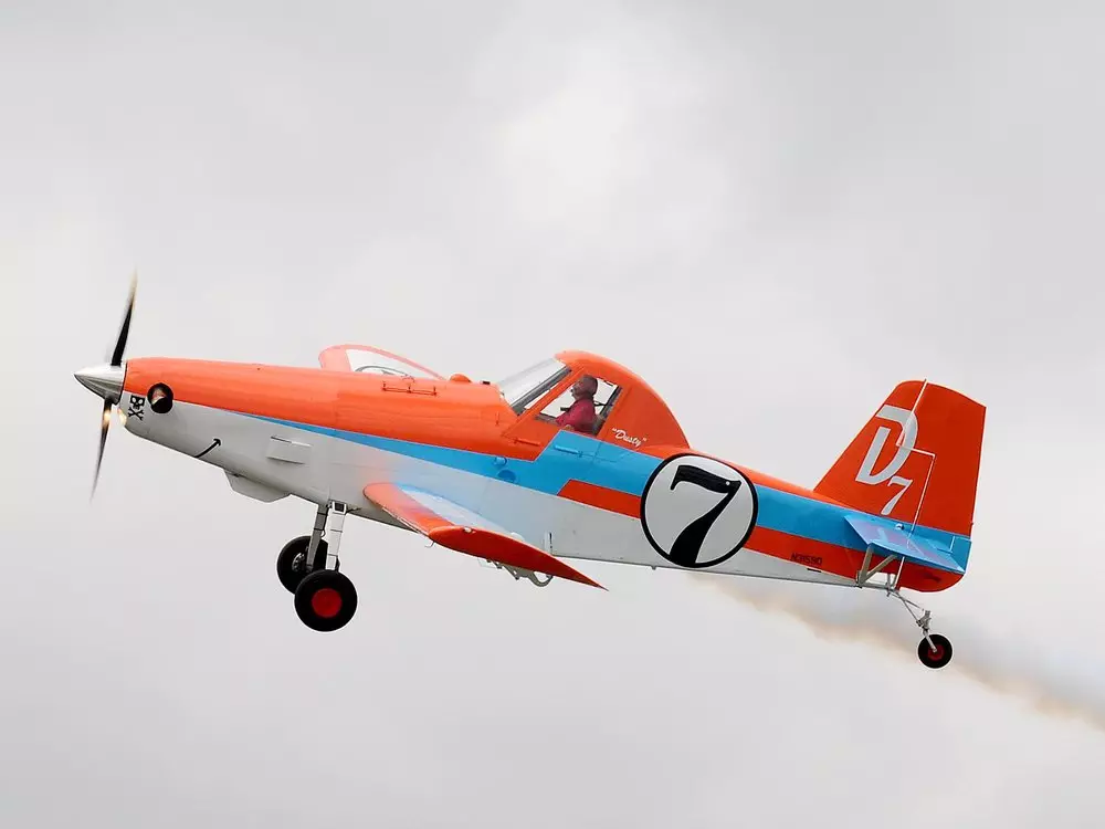 Dusty Crophopper ของดิสนีย์—เครื่องบินเล็กที่ทำได้—มาถึงสถาบันสมิธโซเนียน