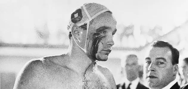 Blod i vattnet vid OS 1956