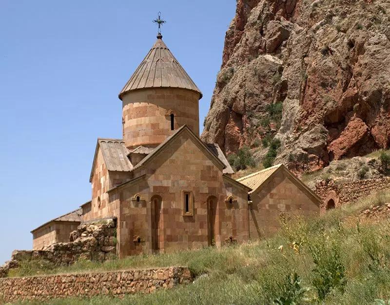 אפליקציית מציאות מדומה החינמית הזו מפילה משתמשים בלב ארמניה ההיסטורית