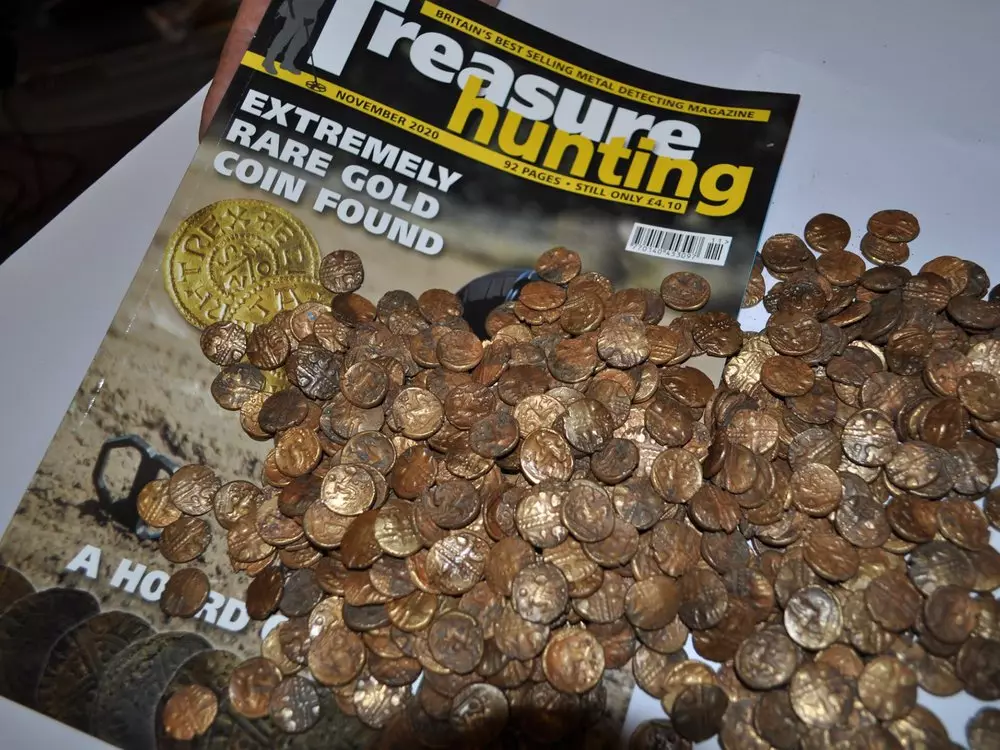 Brytyjski obserwator ptaków odkrywa skarbnicę 2000-letnich monet celtyckich