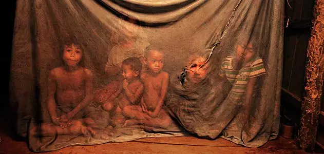 Kambodžas bērni ar malāriju