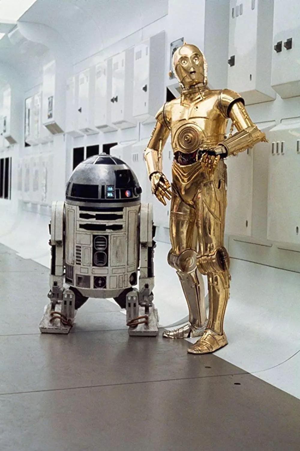 R2-D2 agus C3PO in A New Hope