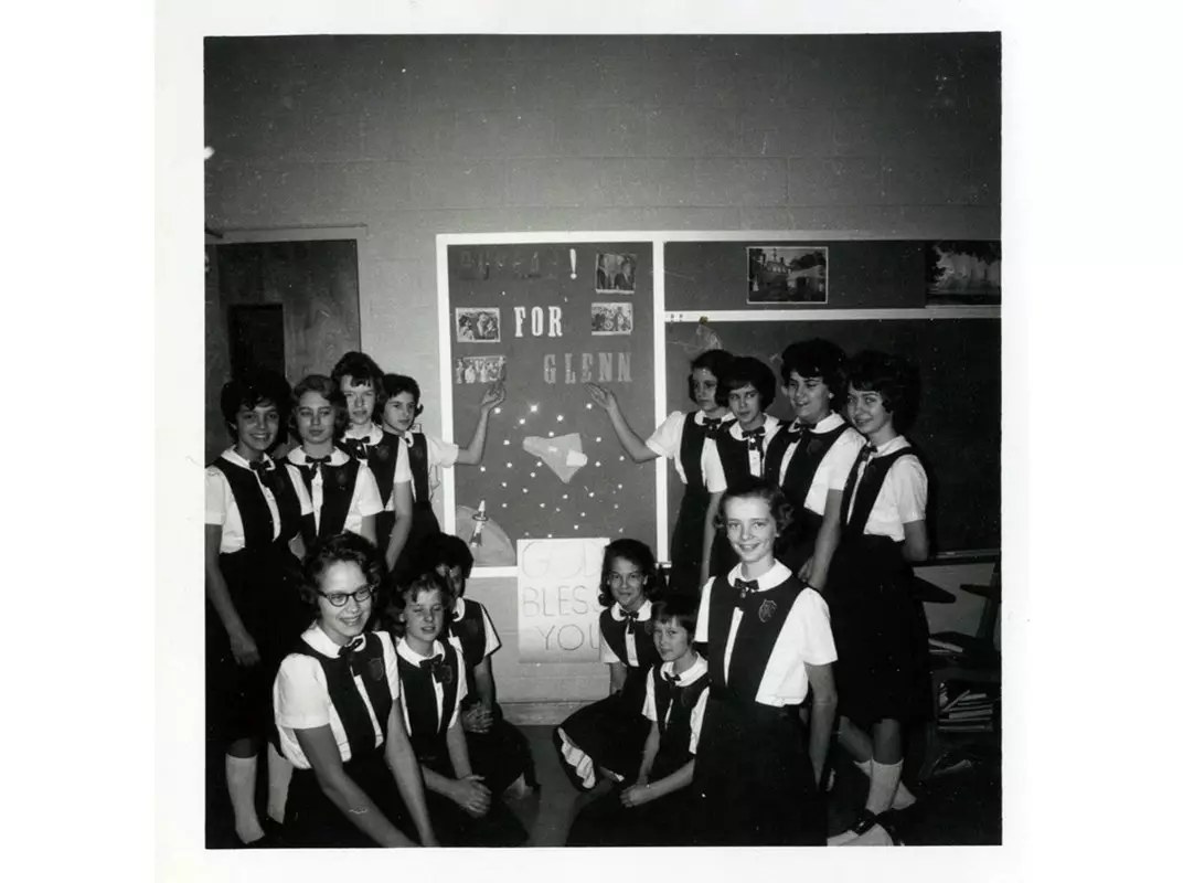 Schoolgirls in New York, 1962