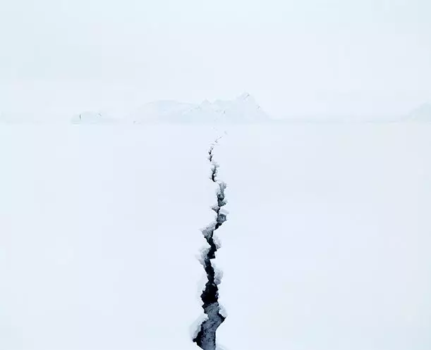 סדק 2 (אנטארקטיקה) מסנס נום, מאת ז'אן דה פומרו