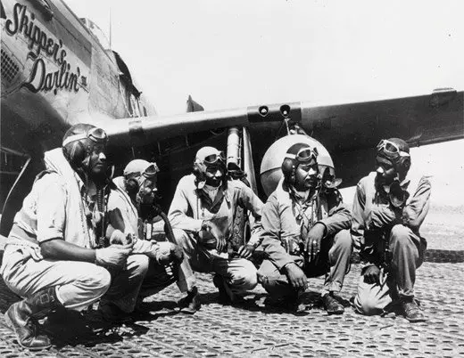 Ultimul zbor al aviatorilor Tuskegee 8524_2