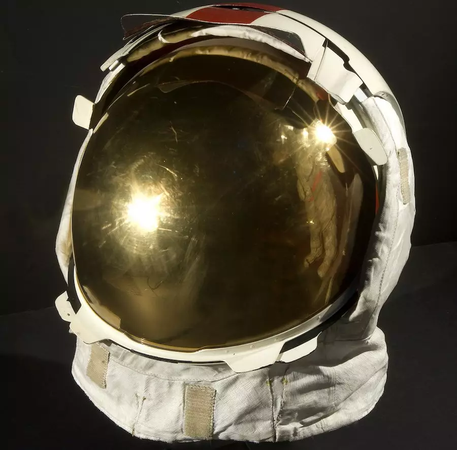 Аполлон 17 адам башкарган космостук изилдөөлөрдөгү ак куулардын ыры болгон 8741_4
