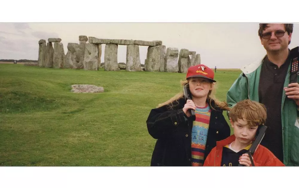 Lihat 150 Tahun Foto Keluarga Stonehenge