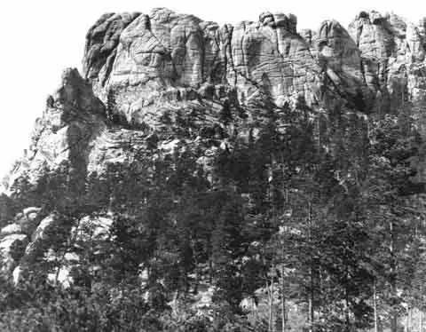 Mount Rushmore før utskjæring