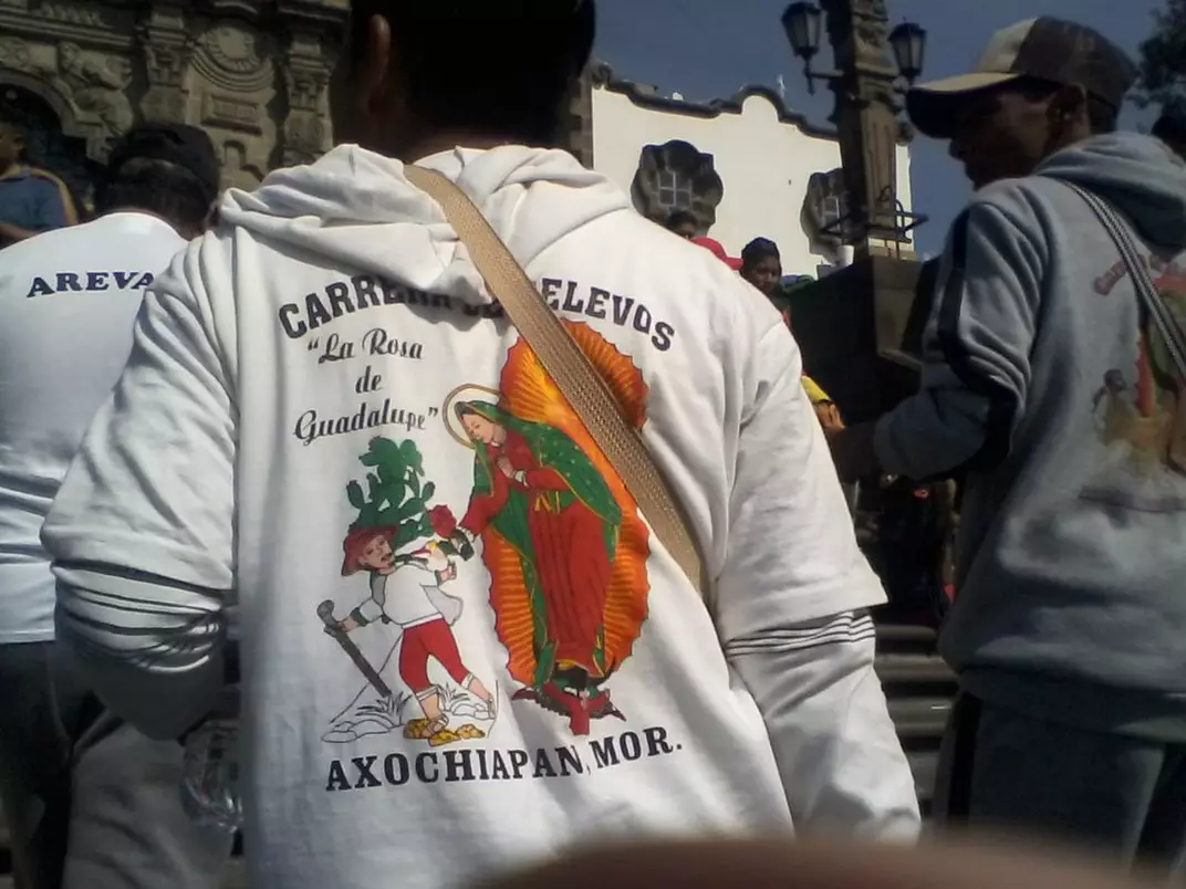 Naujas būdas parodyti savo atsidavimą Meksikoje: dėvėkite marškinėlius 8950_11