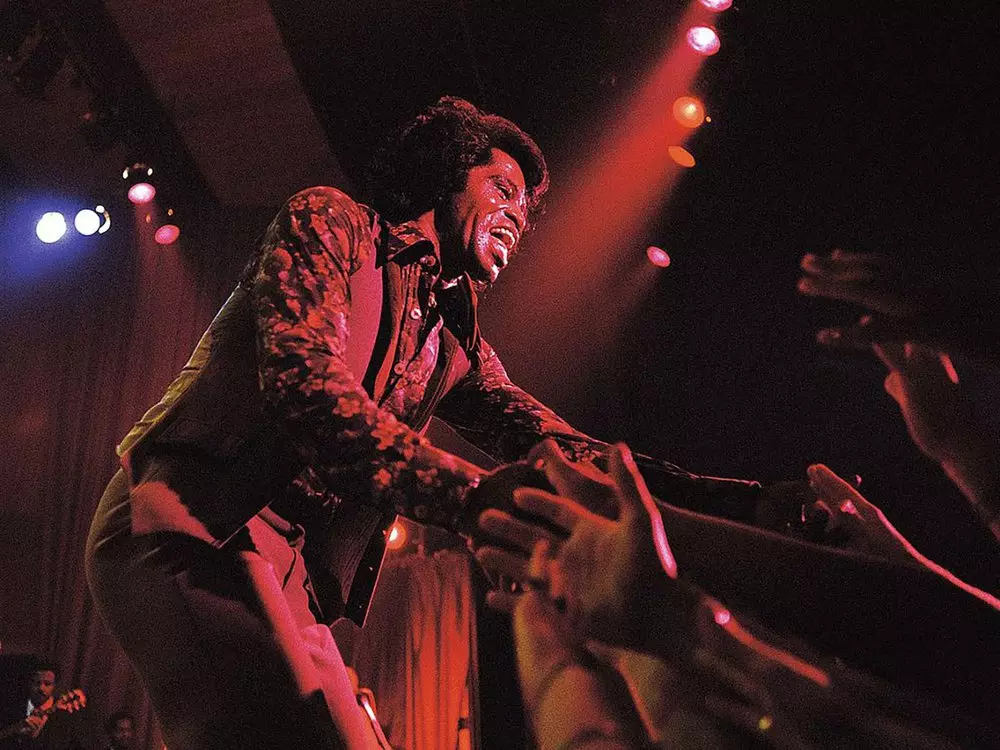 James Brown vystupuje v roku 1979