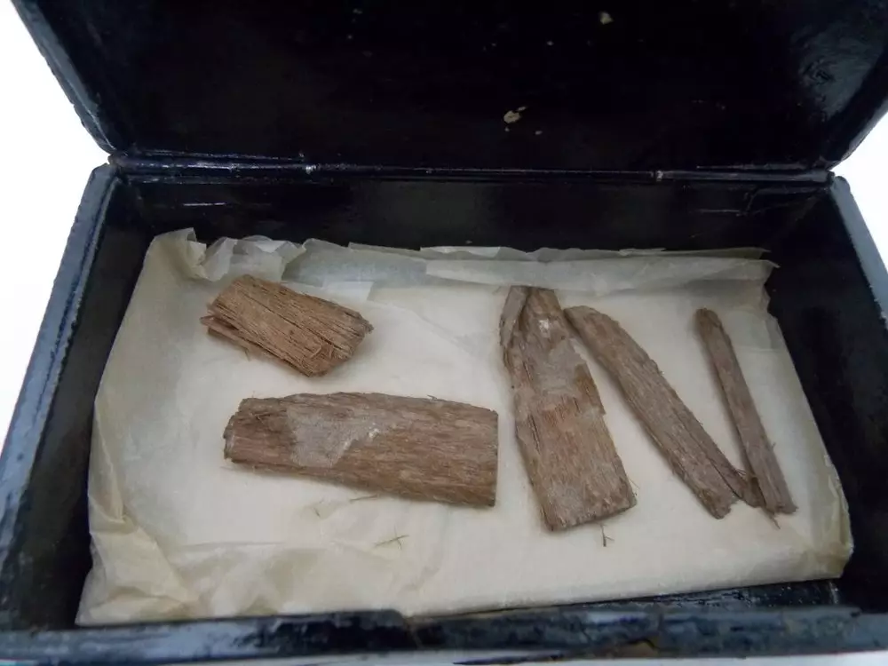 Saknad stor pyramidartefakt hittades i cigarrlåda i Skottland