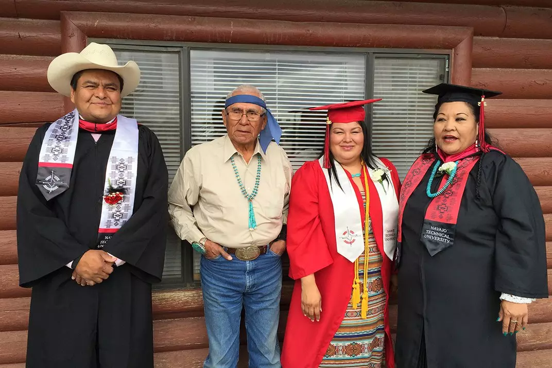 La importancia de graduarse al estilo Navajo