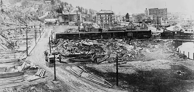 ఇడాహోలోని పట్టణం 1910 అడవి మంటలచే నాశనం చేయబడింది