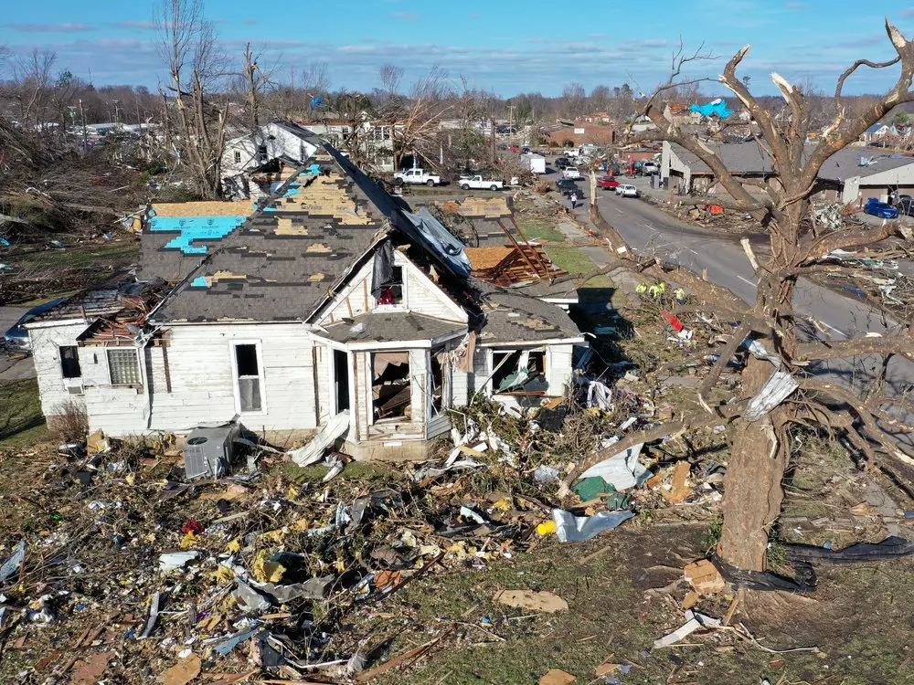 Изображение последствий торнадо, пронесшегося по Мэйфилду, Кентукки.