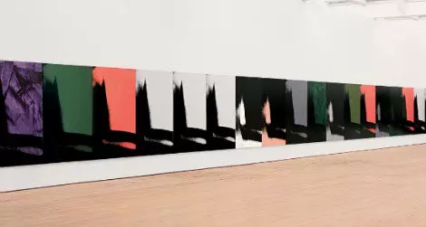 Andy Warhol ၏ Shadows တစ်ခုလုံးကို ပထမဆုံးအကြိမ်အဖြစ် ကြည့်ရှုသည်။