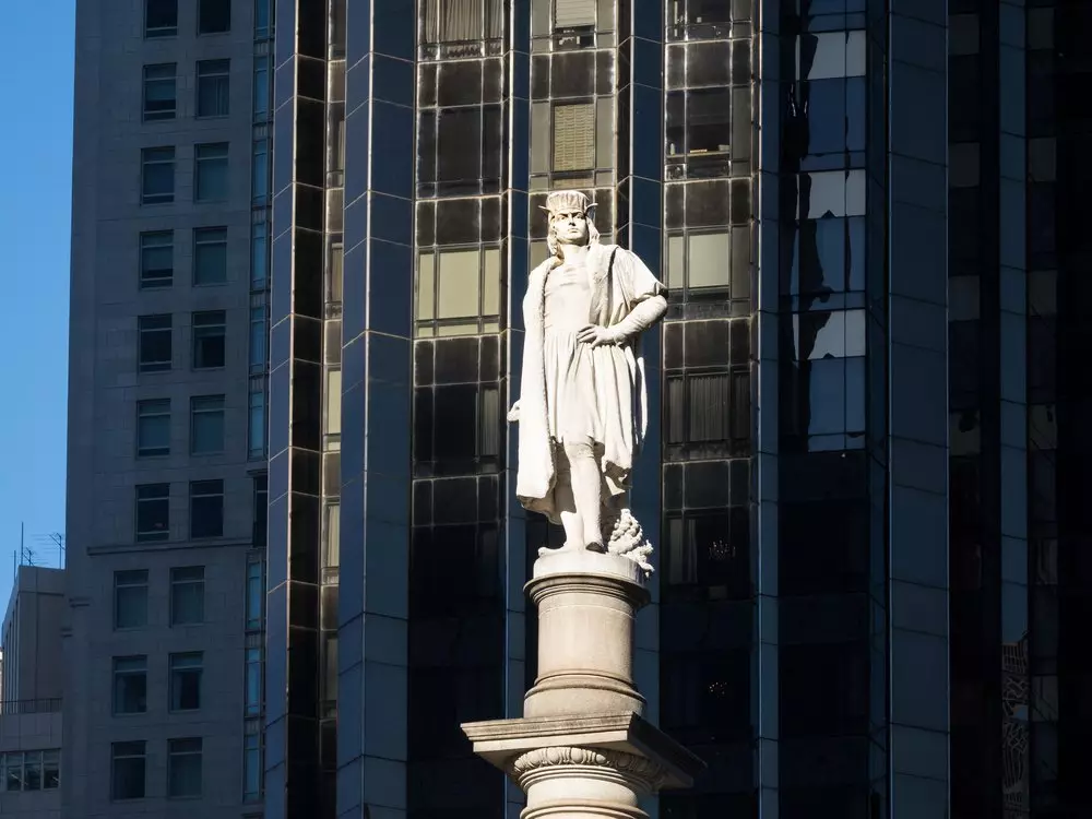 Mere end 120 akademikere og kunstnere kræver fjernelse af kontroversielle monumenter i New York