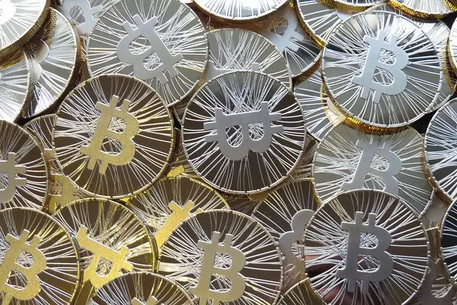 Fysiska bitcoins finns, men valutan är digital.