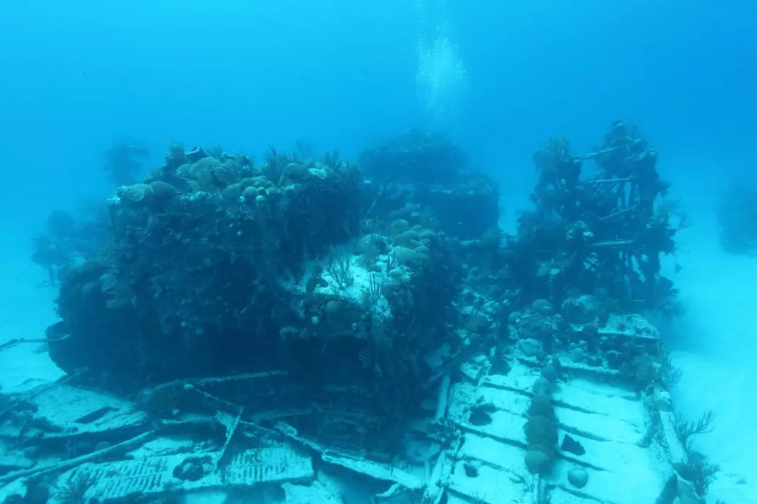 Exploring Five of the Most Iconic Wreckage Sites in Bermuda 9978_3