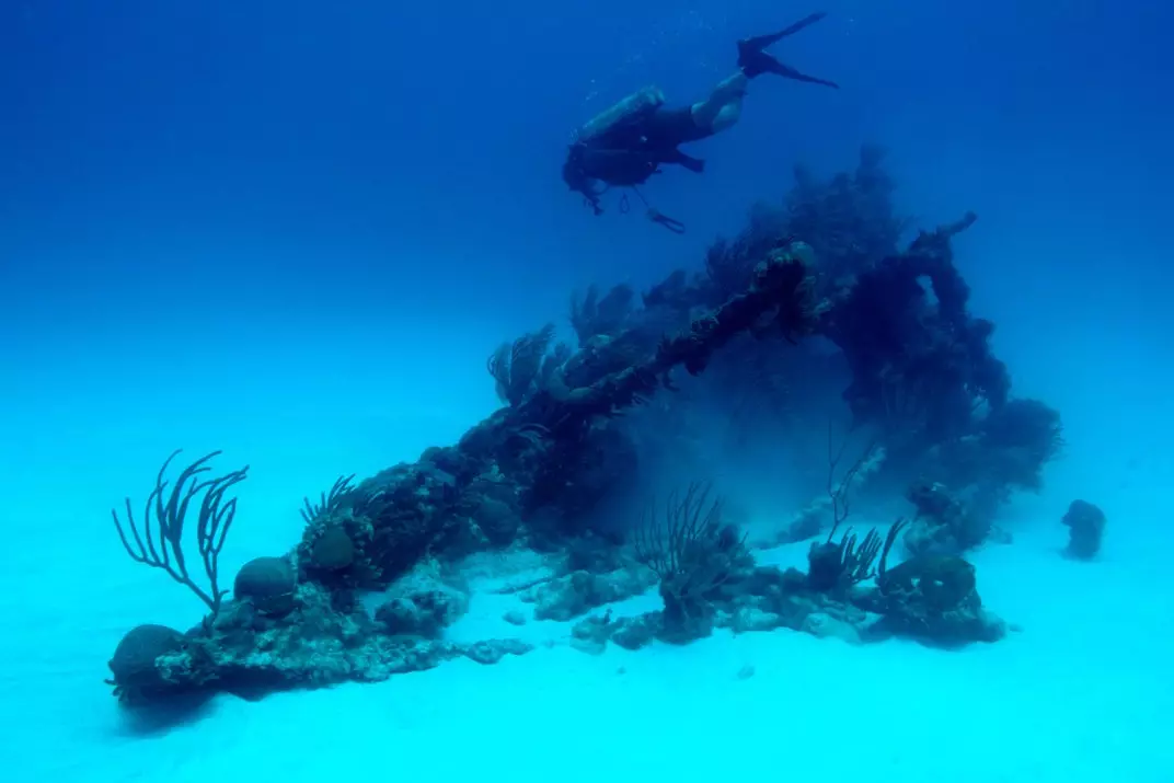 Exploring Five of the Most Iconic Wreckage Sites in Bermuda 9978_4