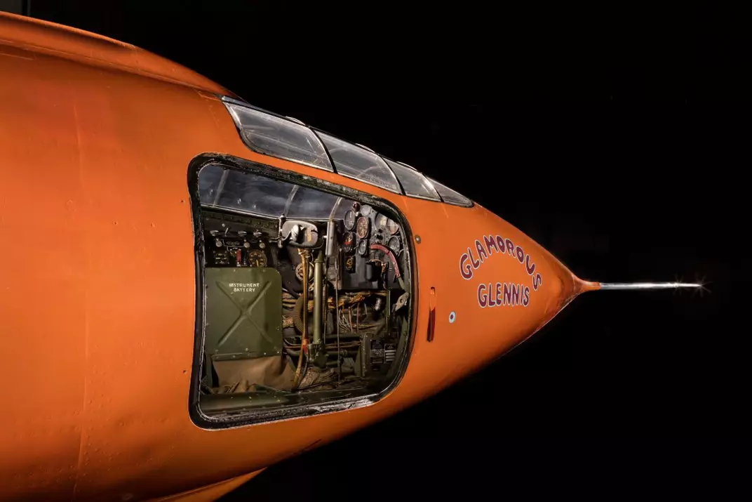 Θυμηθείτε τον Chuck Yeager εξερευνώντας το αεροπλάνο που πέταξε για να σπάσει το φράγμα του ήχου 9995_3